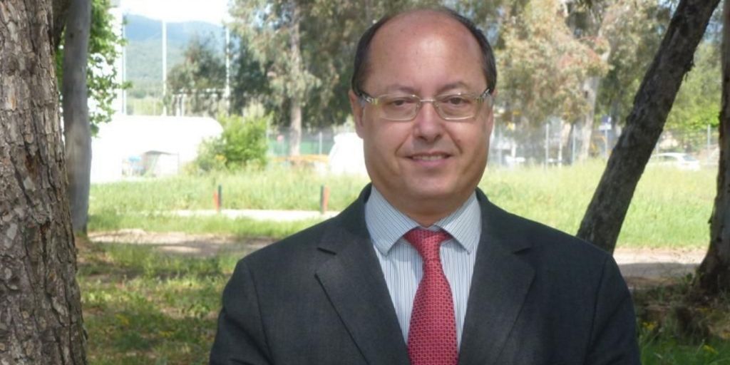 El exdirector de la agencia de la Junta que ha dejado sin titulación de ...